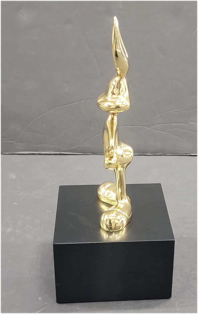 Original Bugs Bunny Gold Trophy Statue Looney Tunes Display Piece Auction