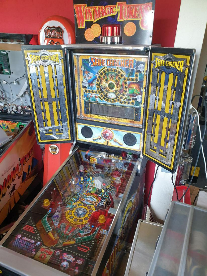 Stern Orbitor 1 Pinball Machine - Aug 05, 2021 | Jaybird Auctions in MD
