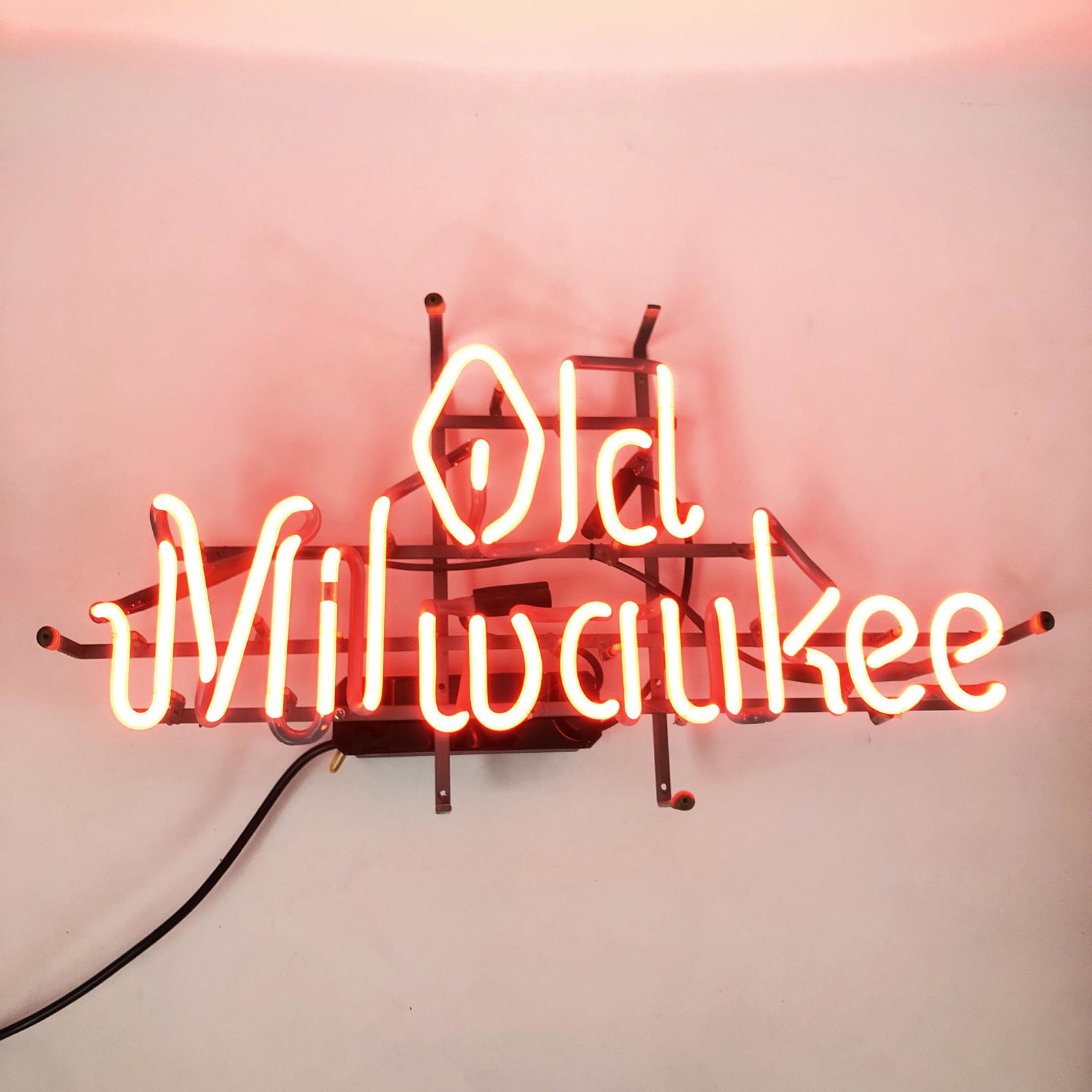 Original 1980s Old Milwaukee Neon Sign | Barnebys