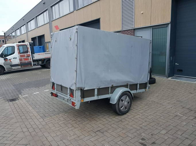 Box Trailer With Cover