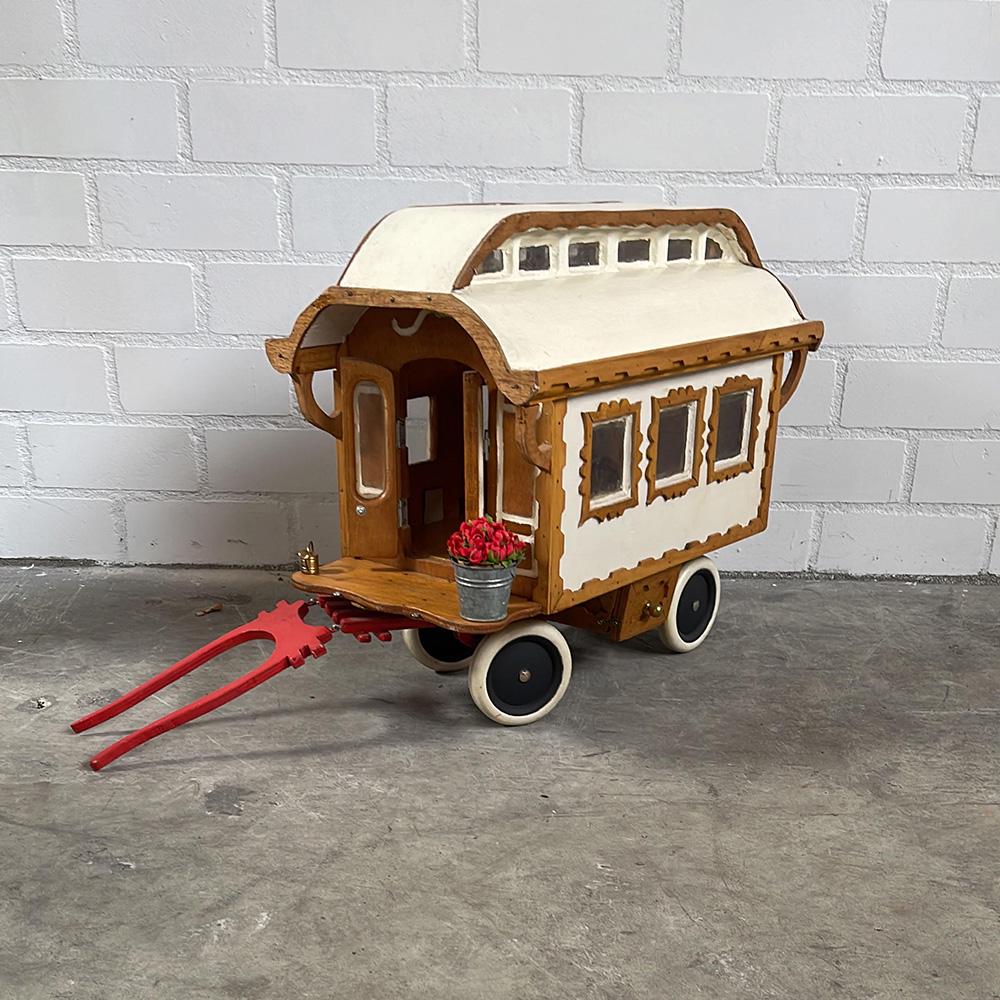 Miniature Gypsy Wagon Scale Model Auction