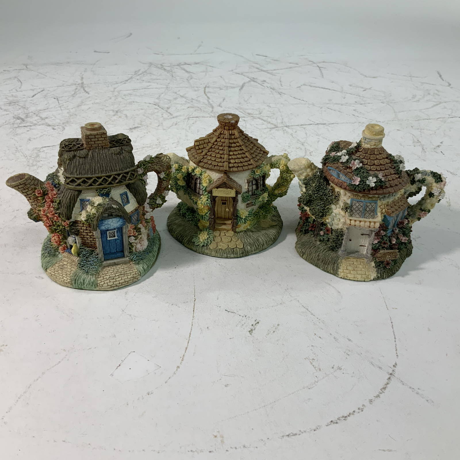 Lenox "tea Garden Cottages" Auction