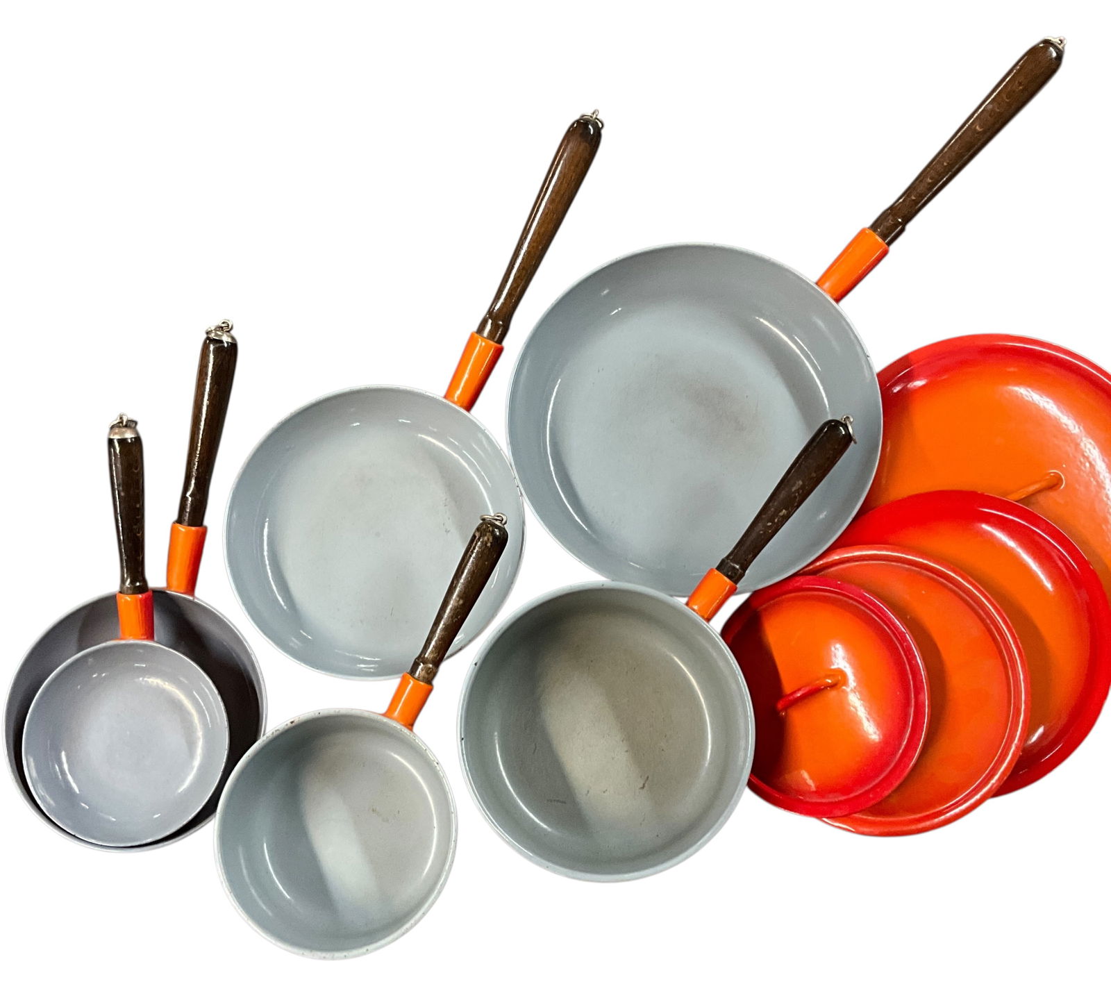 Vintage Descoware Cooking Set Auction