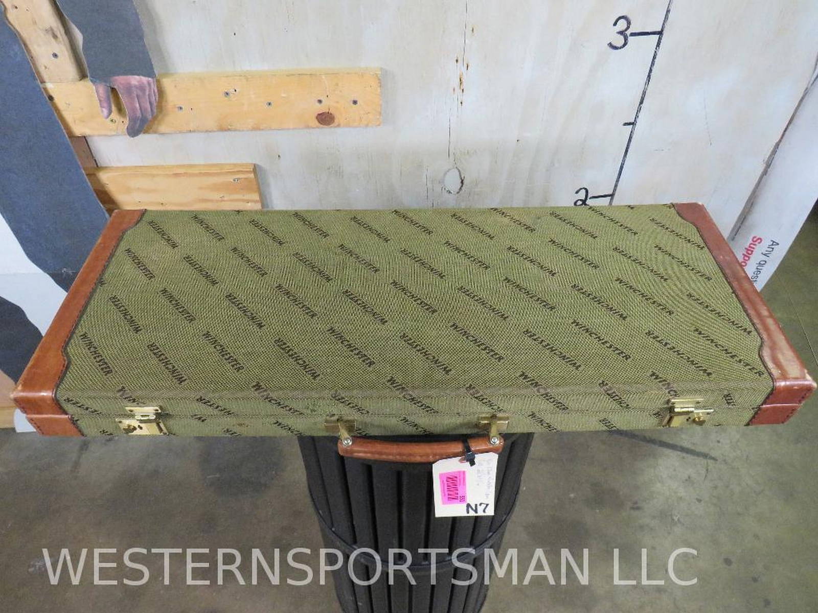 Nice Vintage Winchester Gun Case Auction