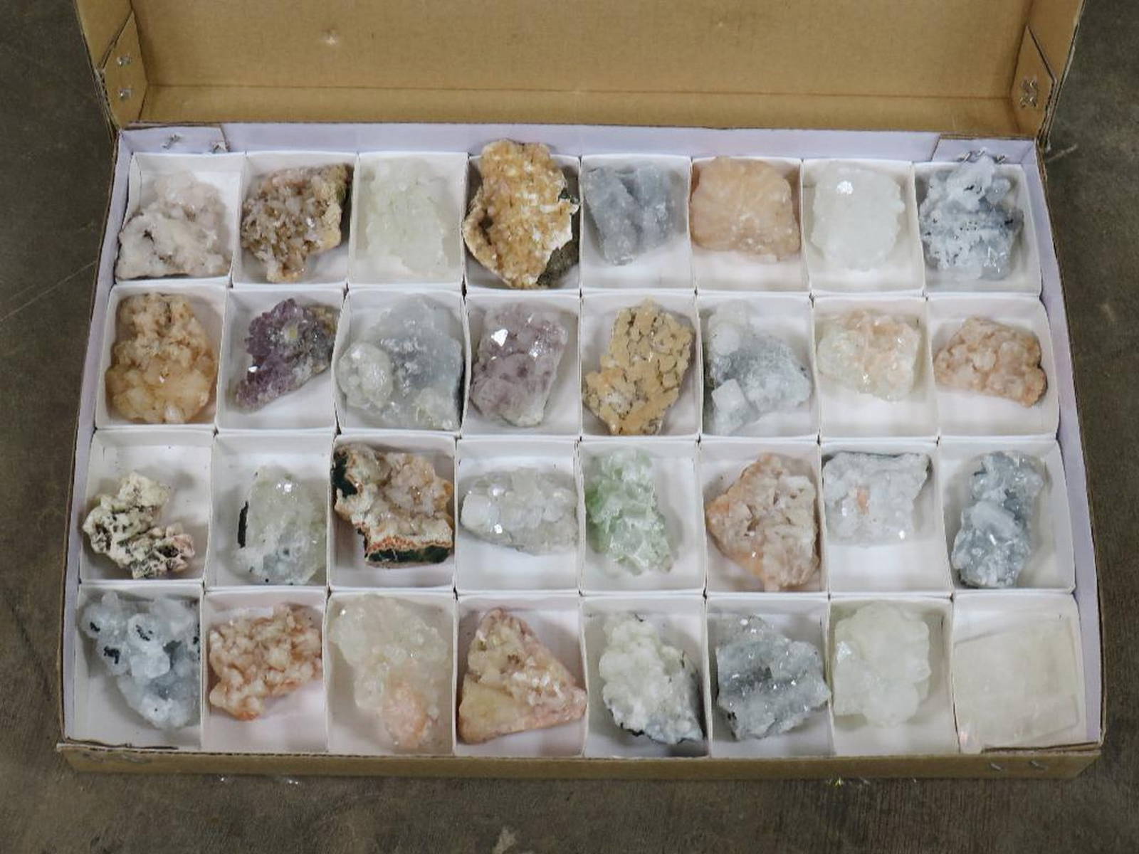 32 Pcs Mix Box Of Mineral Specimens (zeolites)from India Rocks&minerals ...