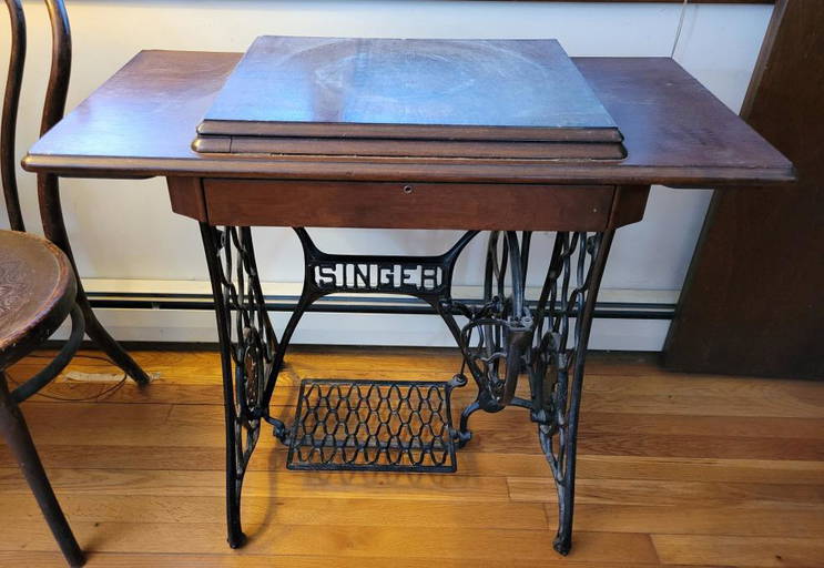 Trendle Base Singer Sewing Machine - As-Is - Mar 19, 2022 | East-Wing ...