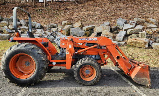 Kubota L2350 4x4 Compact Tractor With Loader