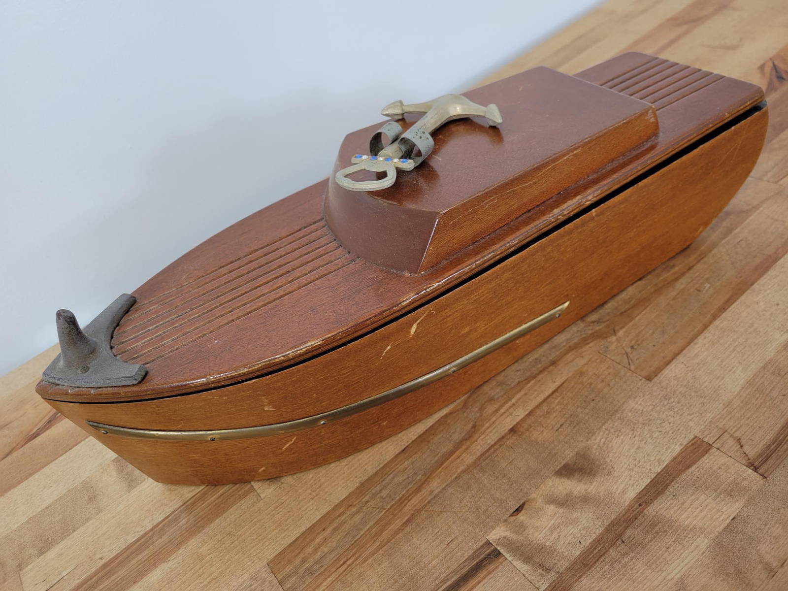1958 Cigar Humidor "queen Nicotine" Boat Auction