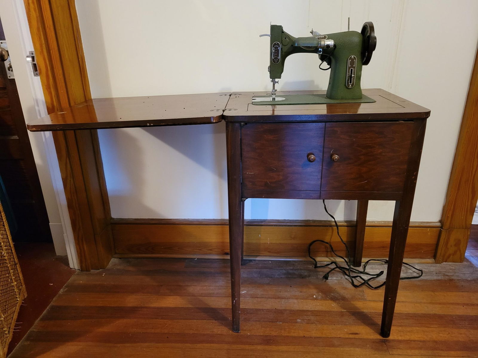 Vintage Dressmaster Rotary Sewing Machine By White