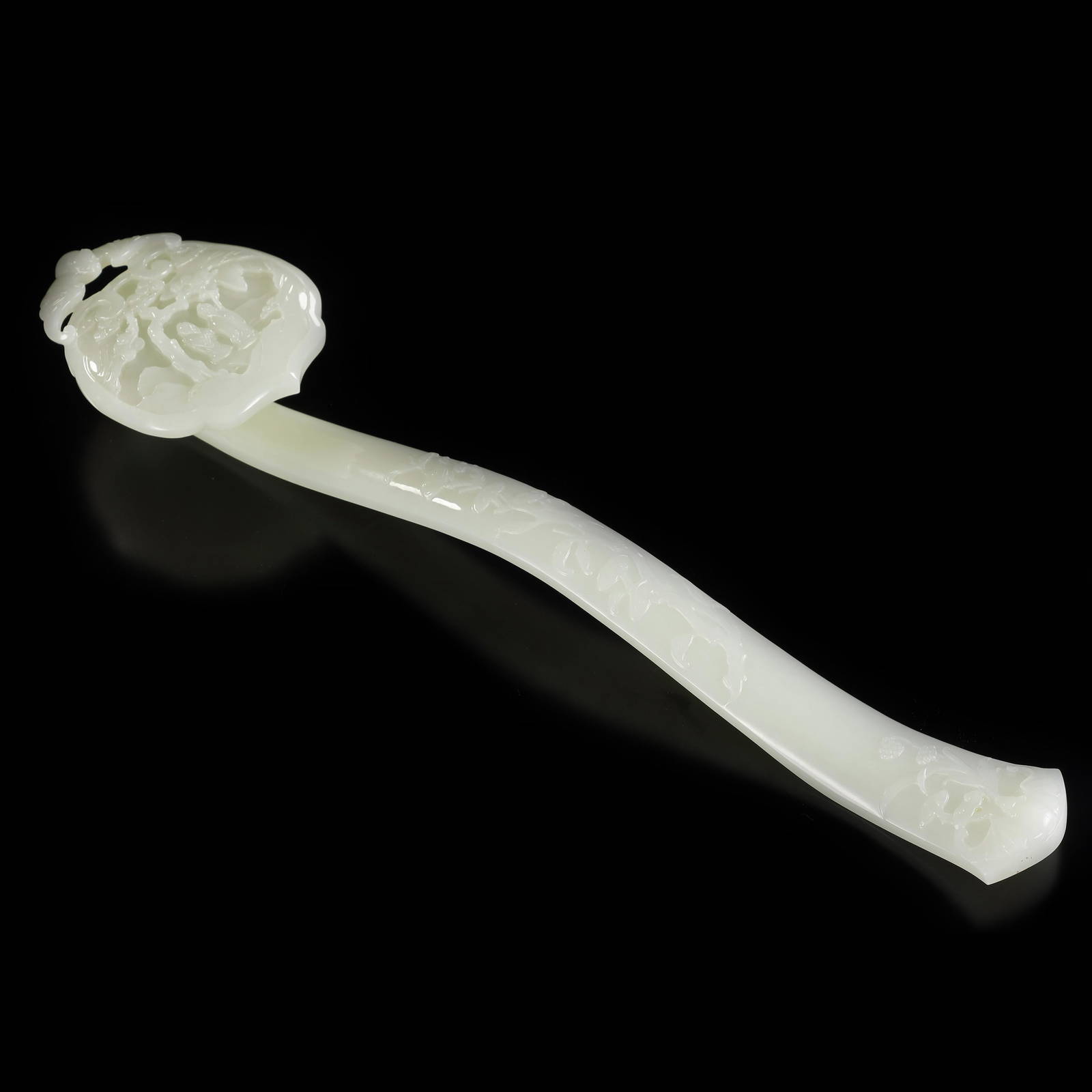 Hotan Jade Ruyi Pattern Ornaments Auction