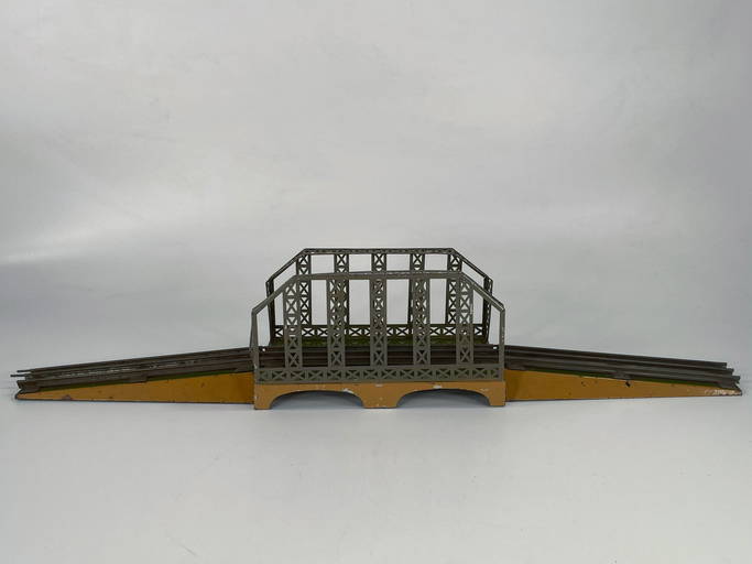 Dorfan Prewar O Gauge Bridge With Approach Supports