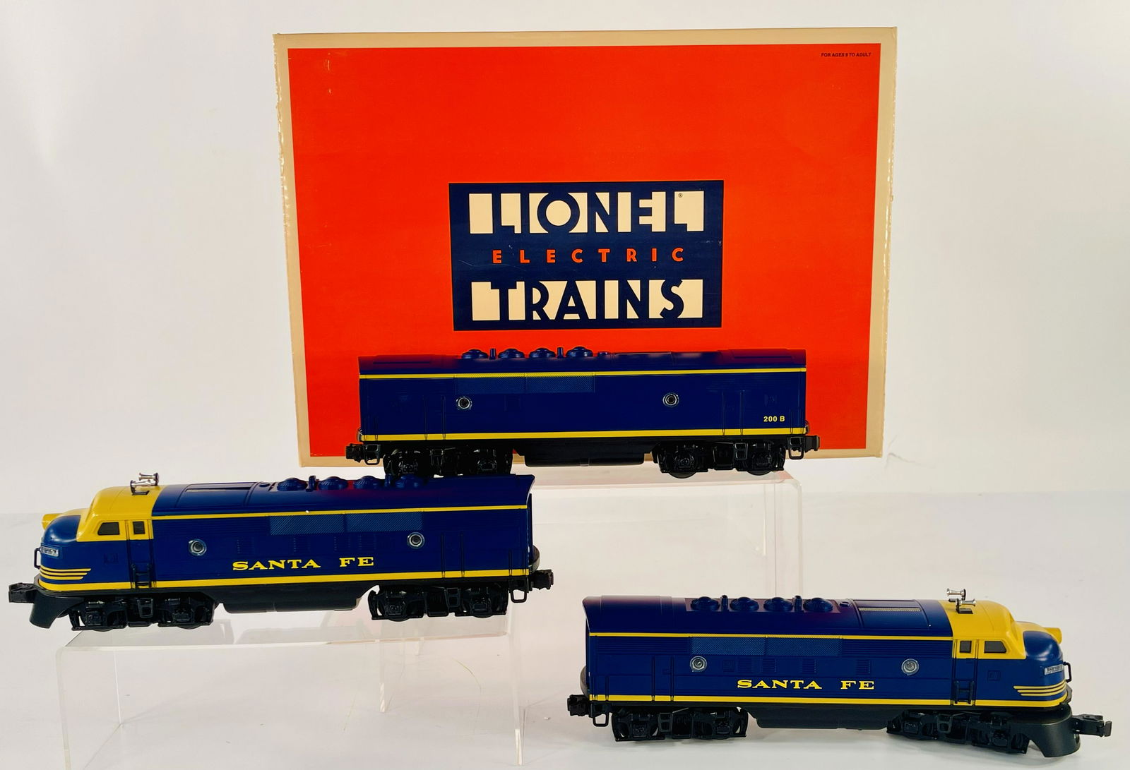 New Lionel O Gauge Santa Fe F3 AA Units and ATSF F – 3 B – Unit with ...