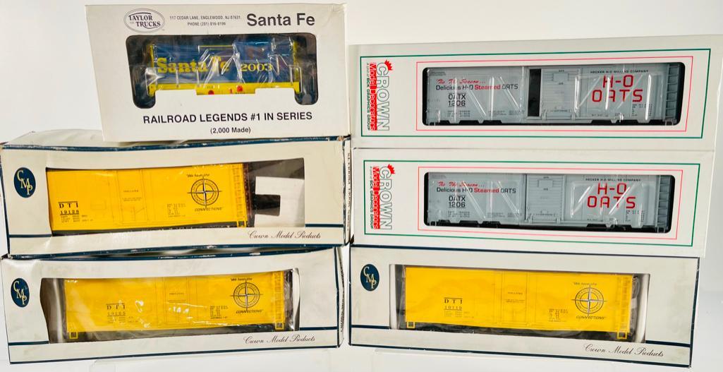 Crown Model Products O Gauge Four (4) Assorted Freight Cars And Two ...