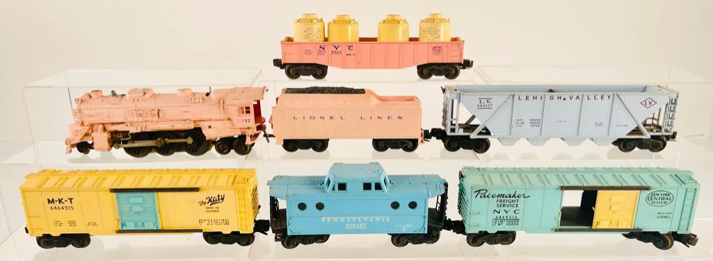 Lionel Postwar Girls Train with 2037 pink Loco & Tender, & Five (5 ...