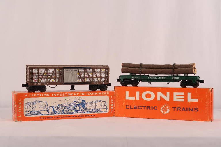 Lionel Postwar 6361 Log Car And 3434 Operating Chicken Car With Sweeper