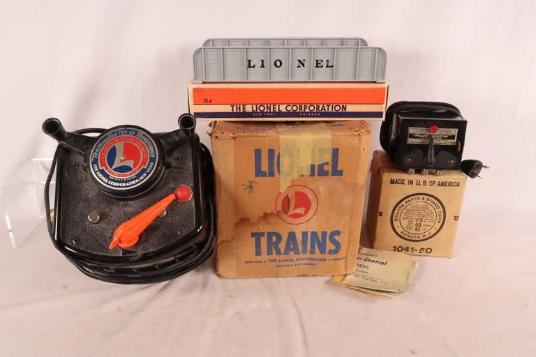 Lionel Postwar Kw Transformer And Smaller Transformer And 314 Girder ...