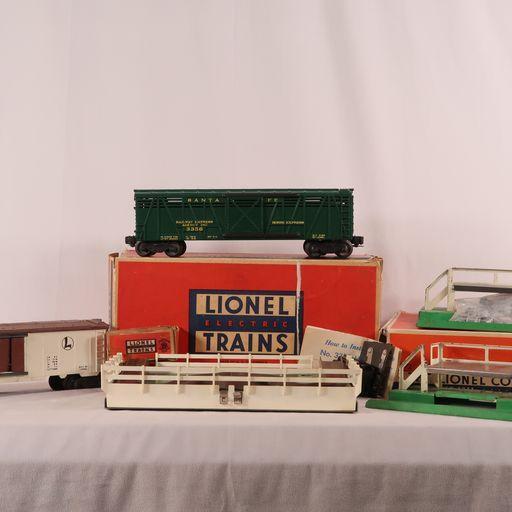 Lionel Postwar 3356 Operating Horse Car And Corral/3472 Operating Milk ...