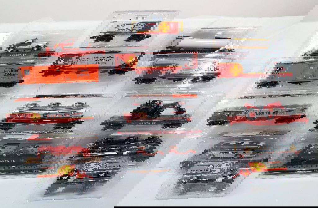 Menards O Gauge 027 Twelve Assorted Santa Fe Freight Cars And Two Santa ...