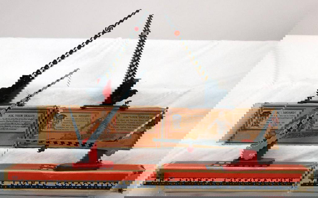 Lionel Prewar O77 Crossing Gate X2 And 152 Automatic Crossing Gate X2 ...