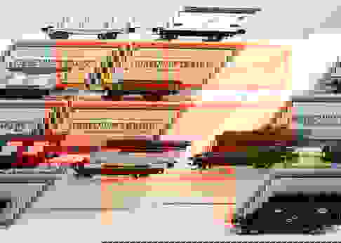 Modern Lionel O Gauge Eight (8) Assorted Freight Cars Auction