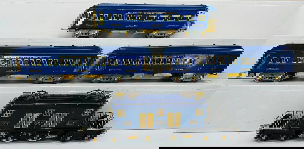 American Flyer Prewar Wide Gauge Flying Colonel Passenger Set