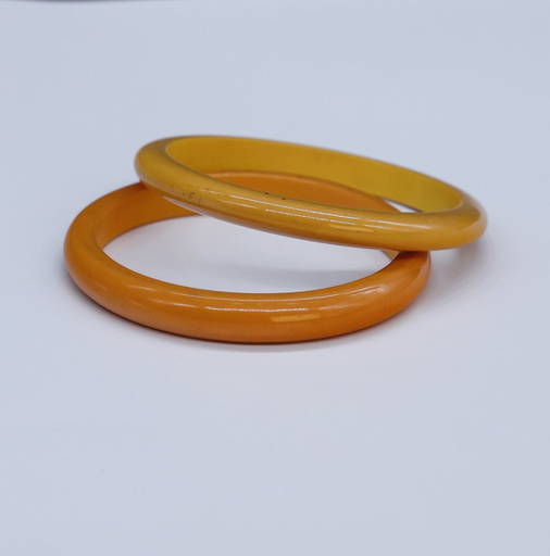 Vintage Beautiful Bakelite Bangles