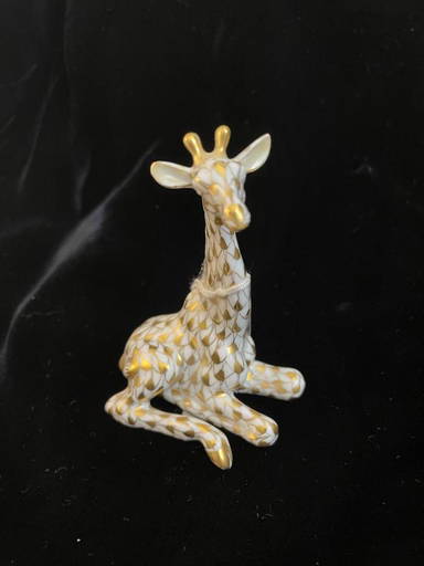 HEREND GOLD FISHNET SEATED PORCELAIN GIRAFFE (#0085) on Jan 02, 2023 ...