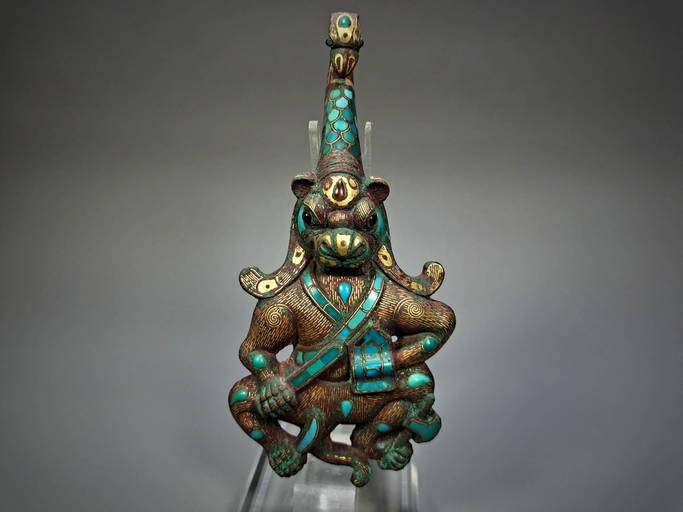 Chinese Han Dynasty Bronze Interlaced With Gold And Silver Hooks