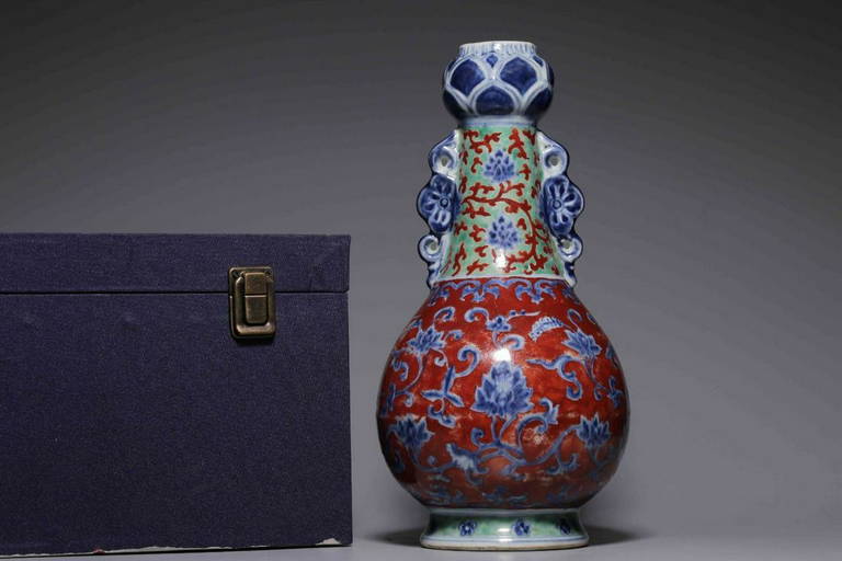 Blue and white jujube glaze flower garlic bottle - Dec 13, 2022 ...