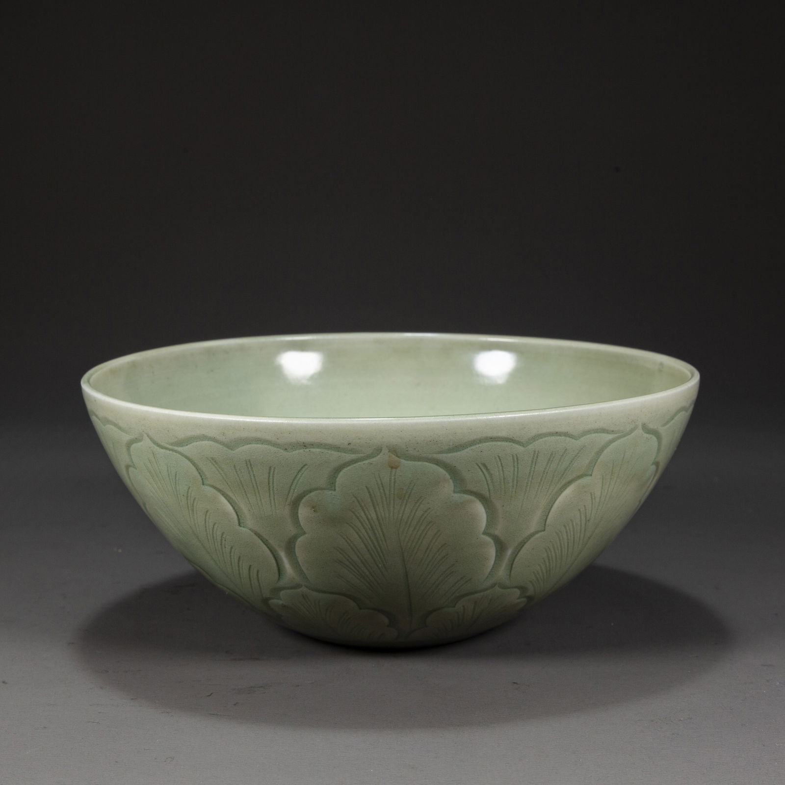 A Porcelain Bowl Of Yue Kiln. Auction