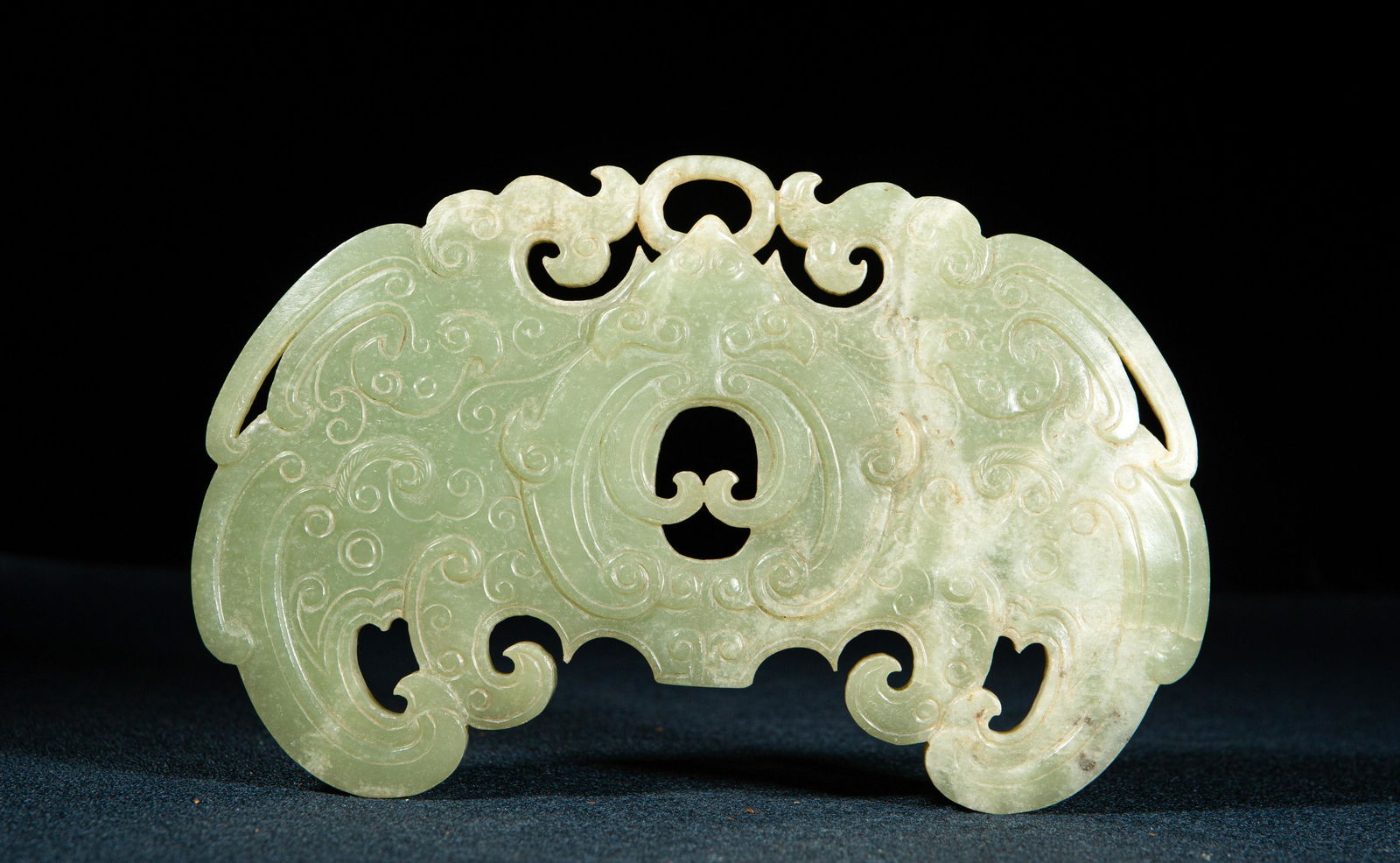 A Jade Carving Pendant. Qing Dynasty.