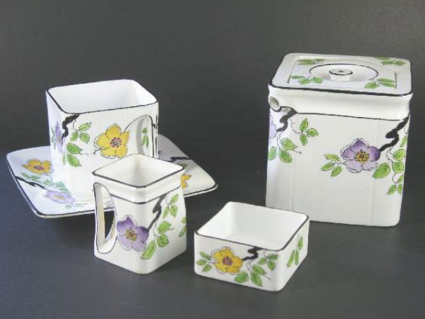 1150: ART DECO FOLEY CHINA CUNARD CUBE TEA SET