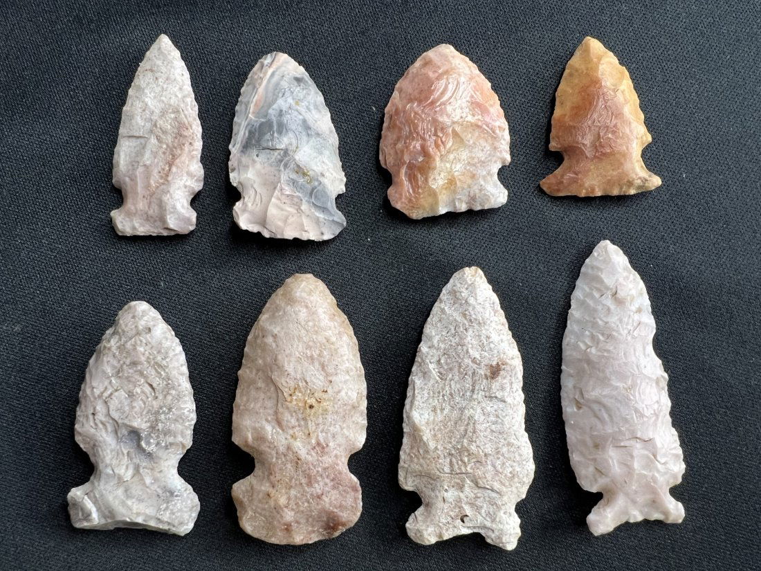 8 Side Notched Arrowheads
