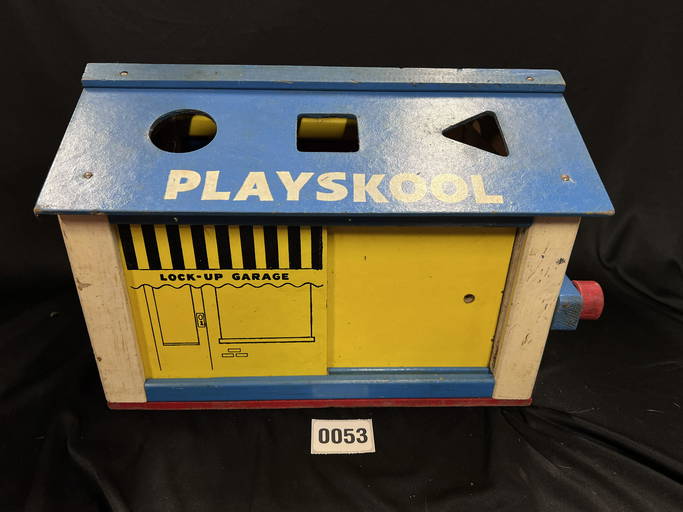 Playskool Vintage Wood Lock-Up Garage (#0053) on Nov 20, 2022 | North ...