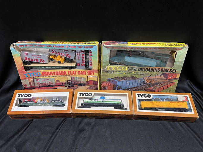 5 Tyco Toy Train Cars in The Original Packages (#0355H) on Nov 20, 2022 ...