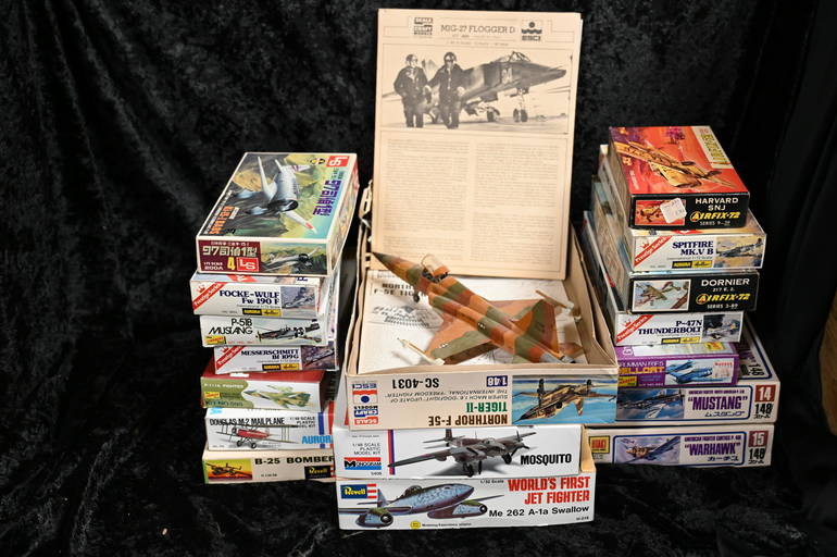 Group of Vintage Model Airplane Boxes (#0729) on Apr 01, 2023 | North ...