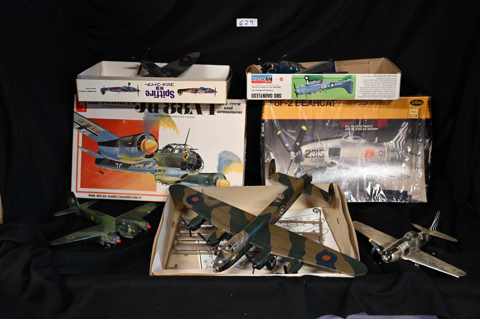 Group Of 5 Vintage Model Airplanes With The Original Boxes. The Planes ...