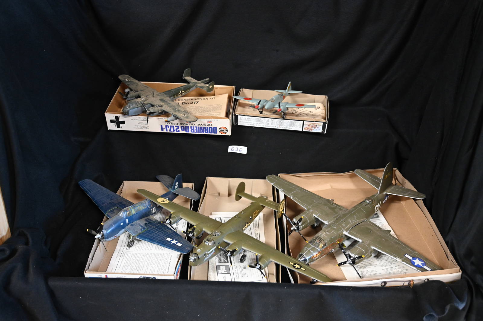 Group Of 5 Vintage Model Airplanes With The Original Boxes. The Planes ...