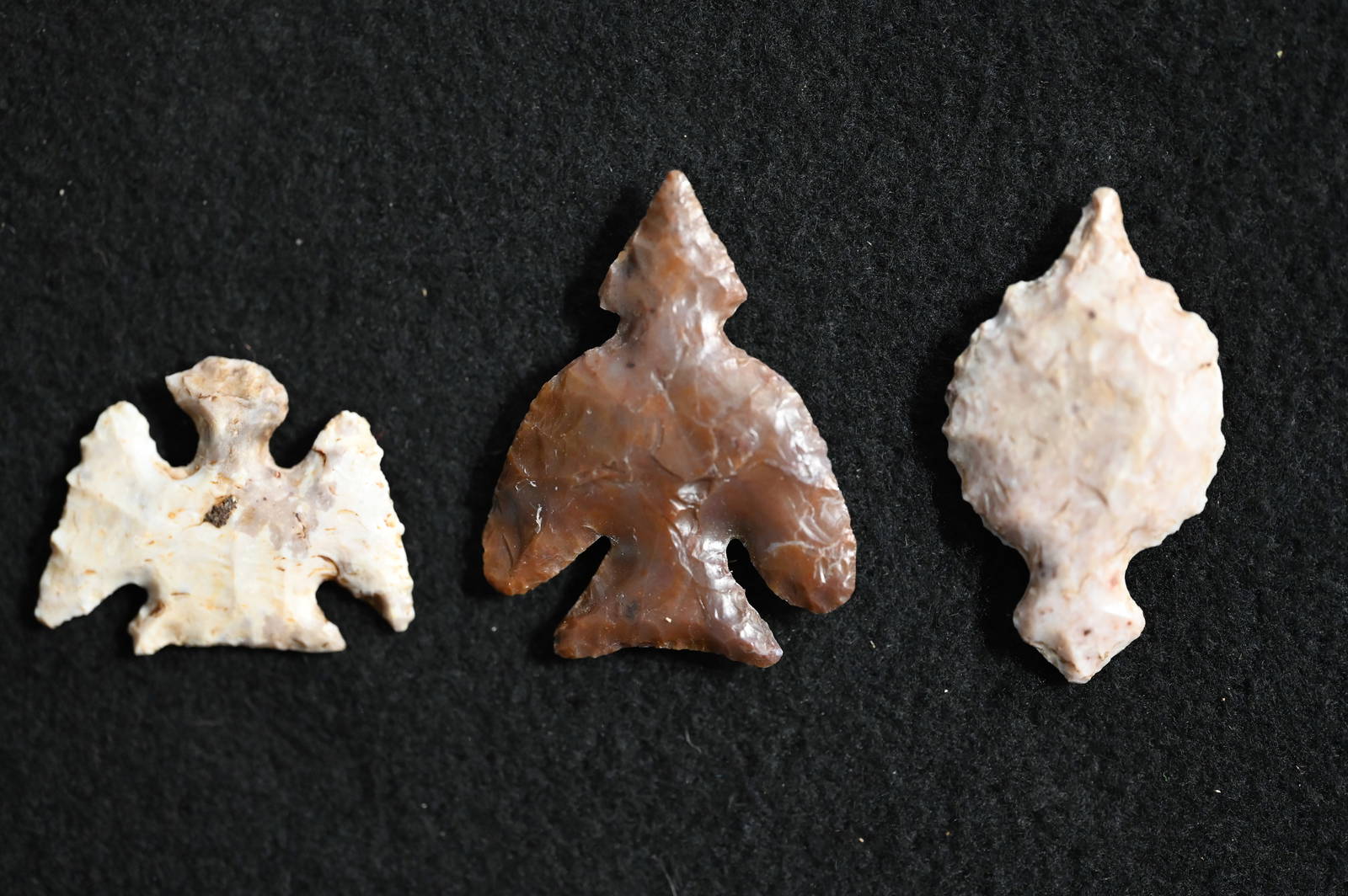 3 Eccentric Modern Made Arrowheads Longest Is 1 5/8". Auction