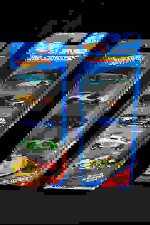 2010 Hot Wheels Hw Exotics 5 Pack & 1998 '50's Cruisers Gift Pack. Auction