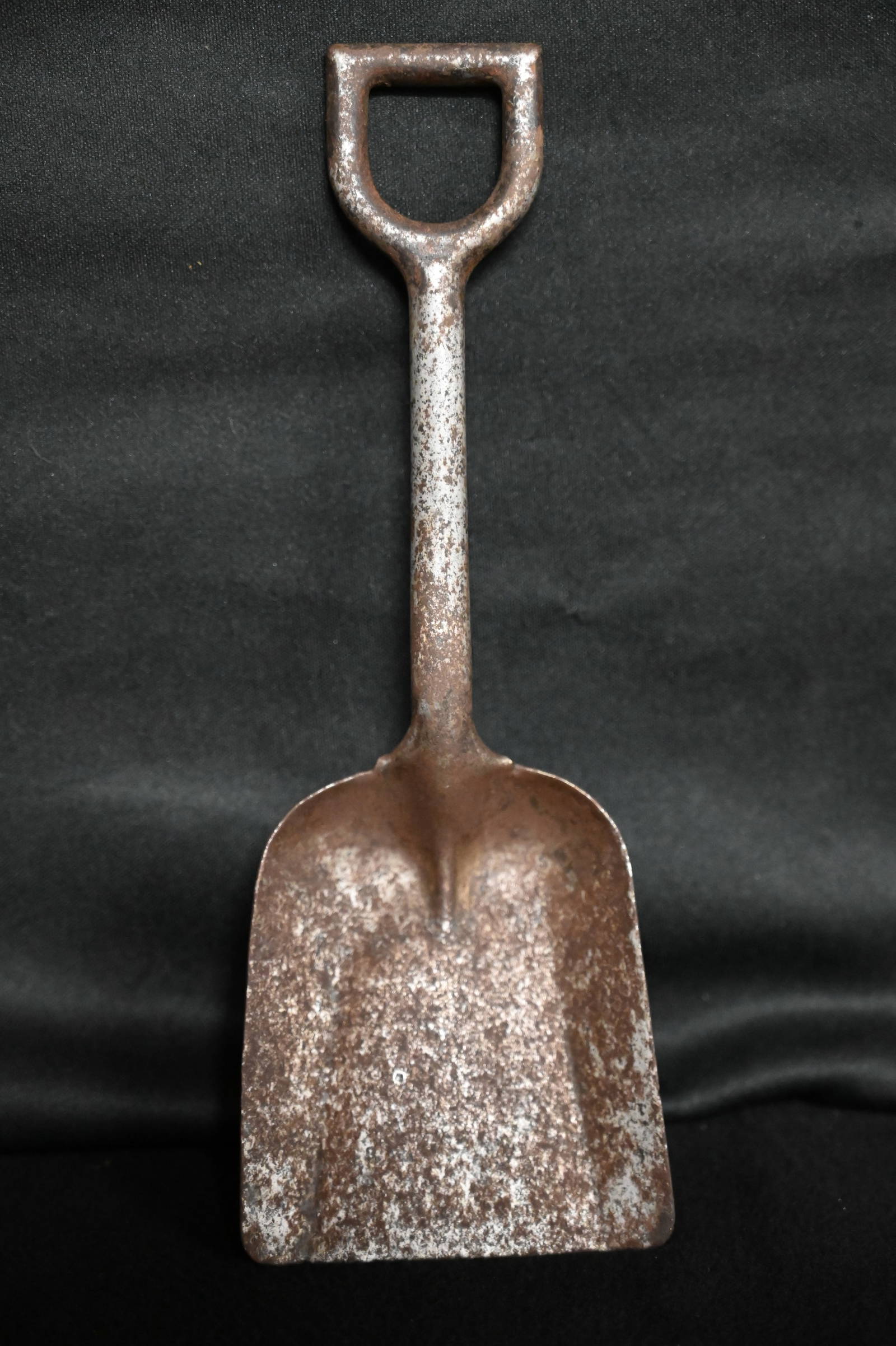 Cast Iron Railroad Coal Shovel 9 1/4" Long. Auction