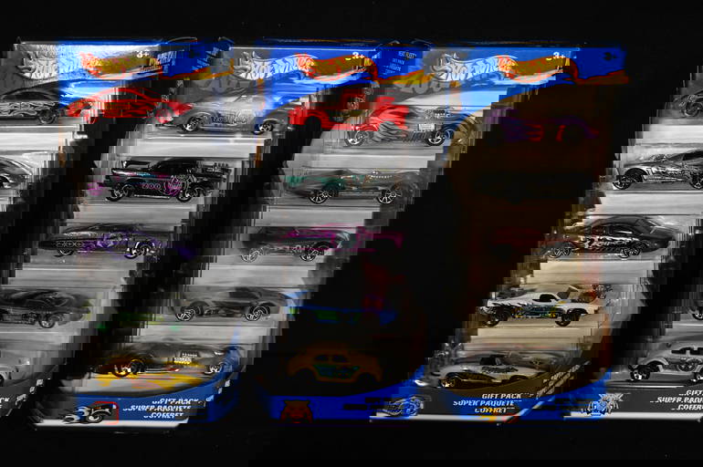 3 Hotwheels 5 Car Packs 2002 Robo Zoo, Heat Fleet, Raptor Blast.