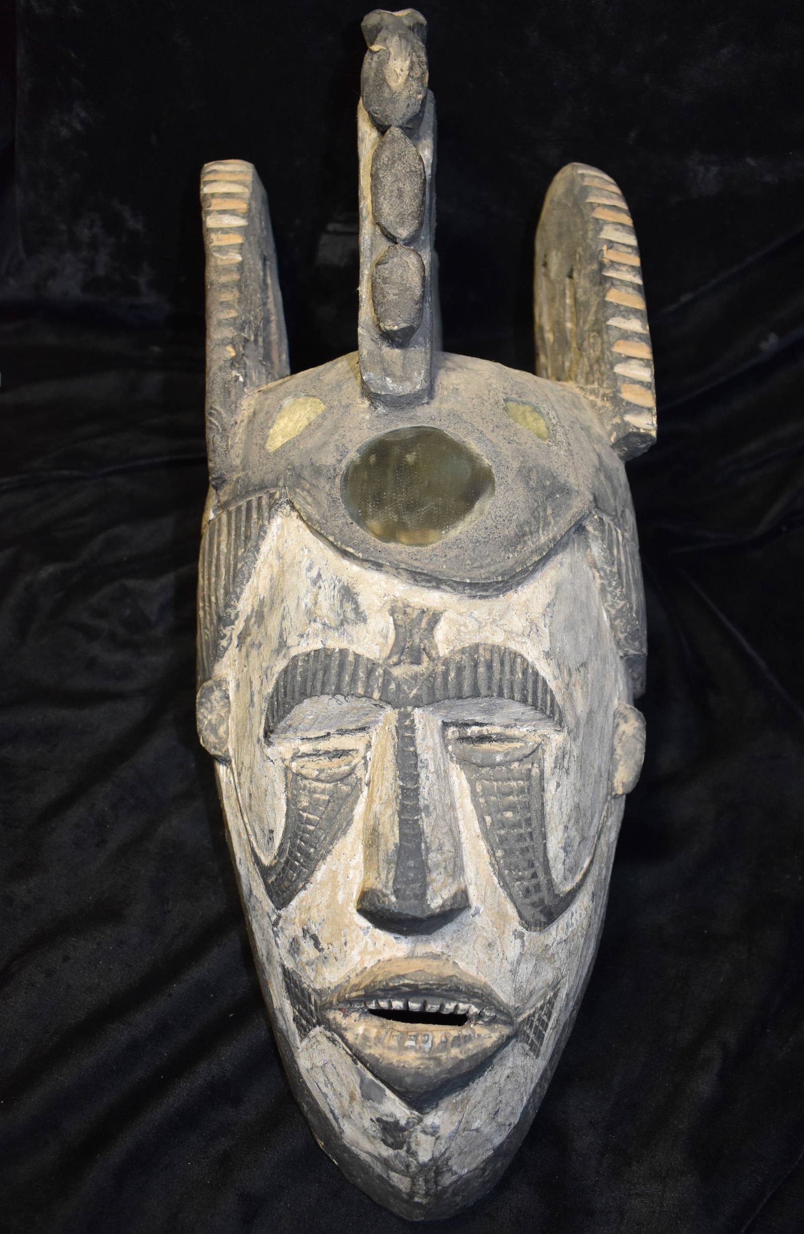 Igbo Maiden Wood Spirit Helmet/mask W/ Pigments - Early To Mid-century ...