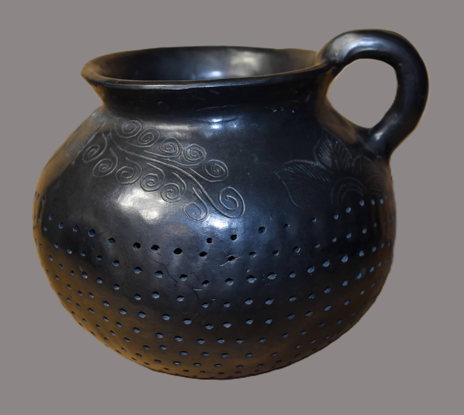 Mexican Black Clay Colander Oaxaca Clay Rinse Pot - Barro Negro Pot Auction