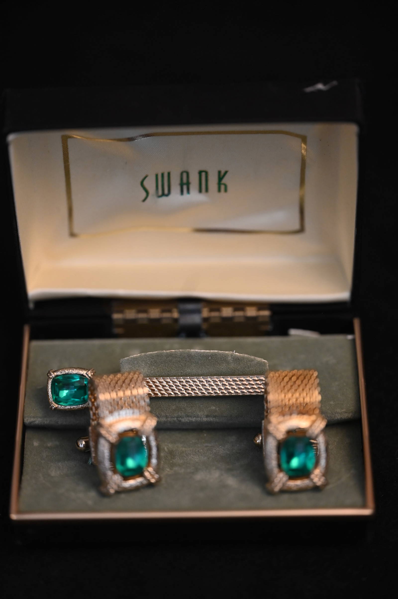 Vintage Swank Emerald Green And Gold Toned Cufflink & Tie Clip Set. Auction