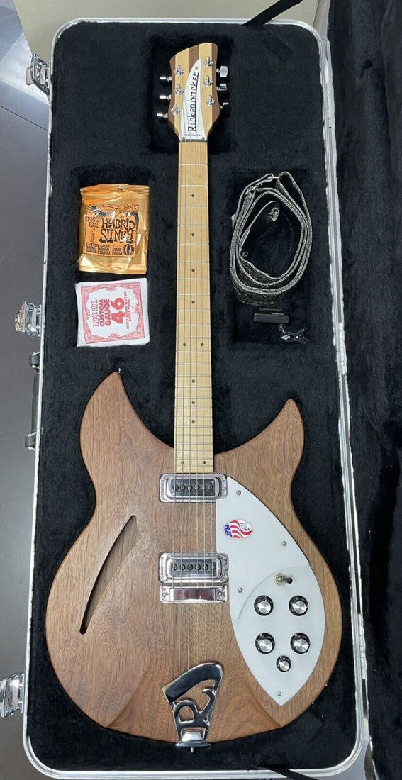 Rickenbacker 330 6-String Right Handed Semi-Acoustic Electric Guitar Walnut (#0257) on Jan 01 ...