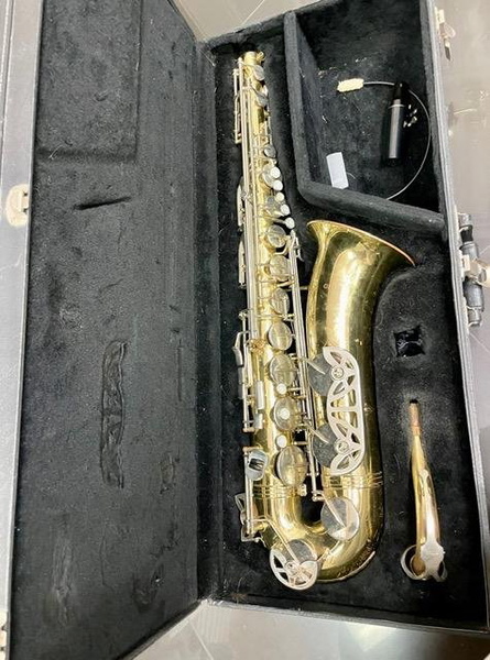 Antique Olds Saxophone Model Nagg Tenor
