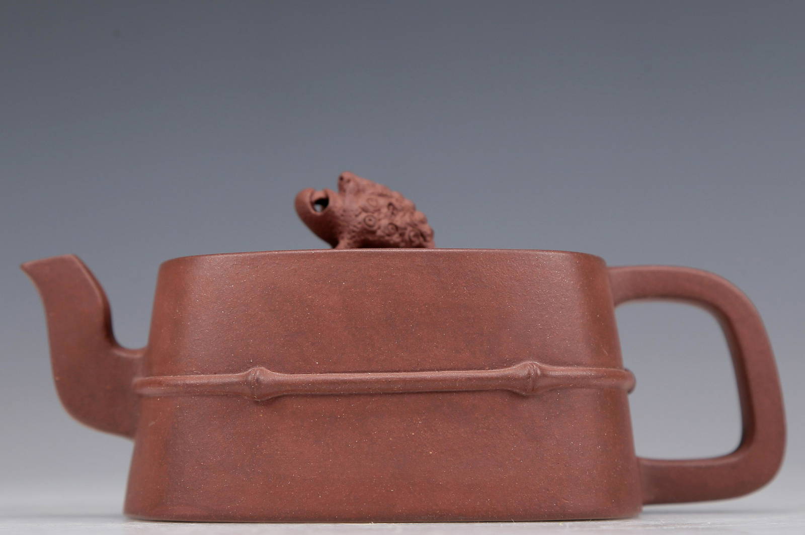 A Brilliant Yixing Clay 'toad' Teapot With Poem Inscriptions Auction
