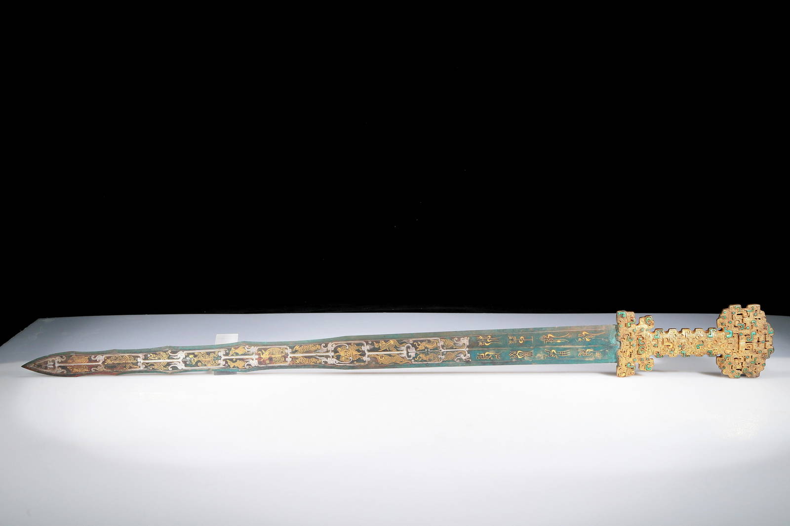 An Archaic Bronze Gold& Silver& Turquoise-inlaid 'auspicious Beast ...