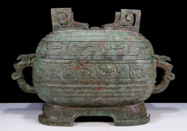 A Huge Archaic Bronze 'dragon' Box With Inscriptions